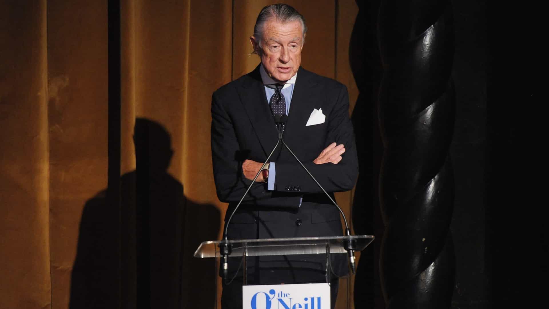 Faleceu Joel Schumacher, diretor de Garotos Perdidos e Batman! – Fala ... Faleceu Joel Schumacher, diretor de Garotos Perdidos e Batman! – Fala ...